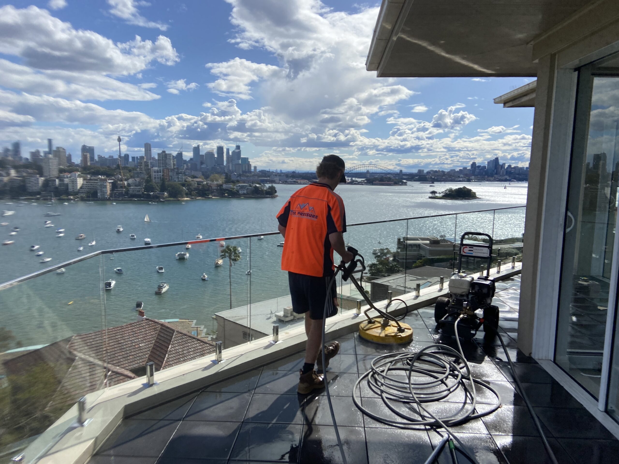 Building Soft-Washing - Dr. Pressure